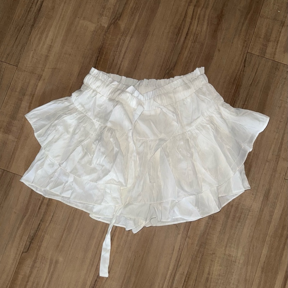 Victoria + Sophia White Ruffle Skort! - Gem
